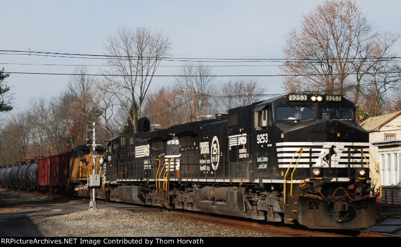 NS 9253 "Operation Life Saver" leads on 66Q at MP48 on the LEHL